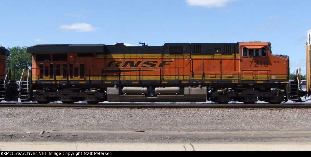BNSF 7216